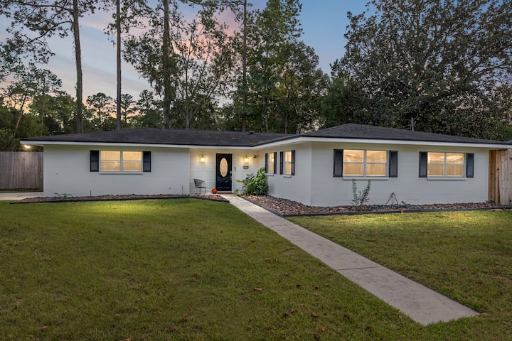 Spacious 3br Pet Friendly Private House With Yard - Gainesville, FL