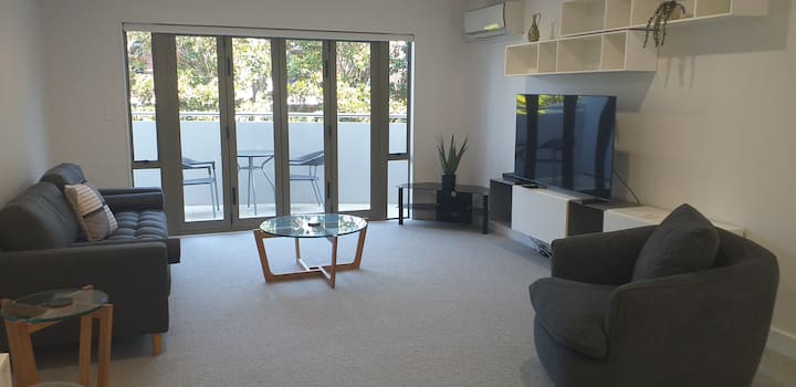 Apartment Twelve Superior Apt Near Lake, Garage - Taupo