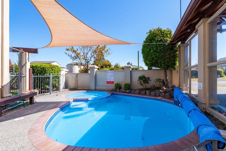 Apartment Twelve Superior Apt Near Lake, Garage - Taupo