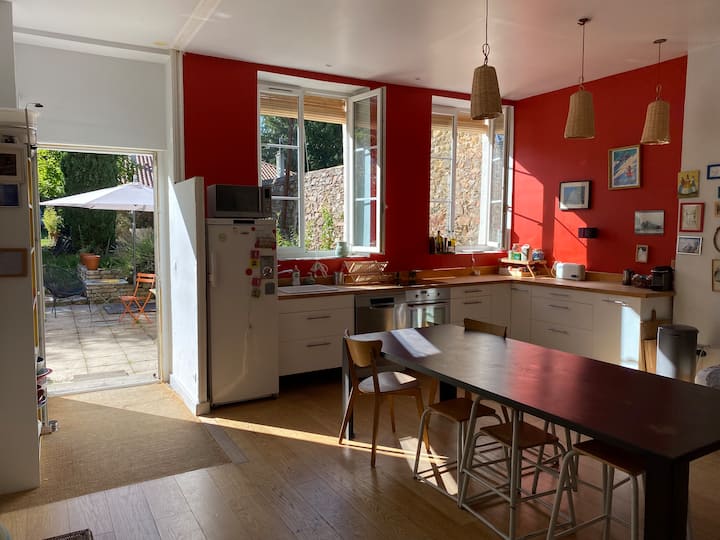 Maison Lumineuse Avec Jardin - Lyon