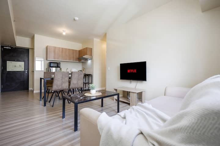2br In Cebu It Park—wifi, Netflix, Pool & Washer - Mandaue