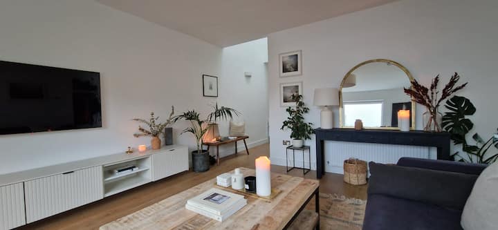3 Bed With Sugarloaf Views - Greystones