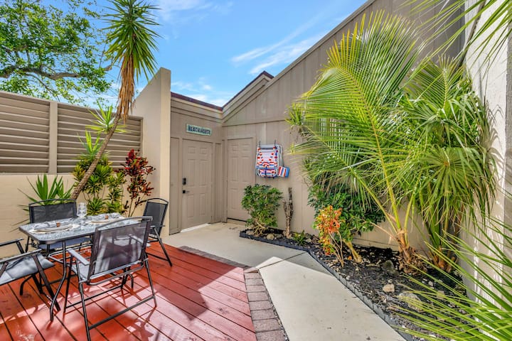 Remote Worker's 1br Beach Condo - Juno Beach, FL