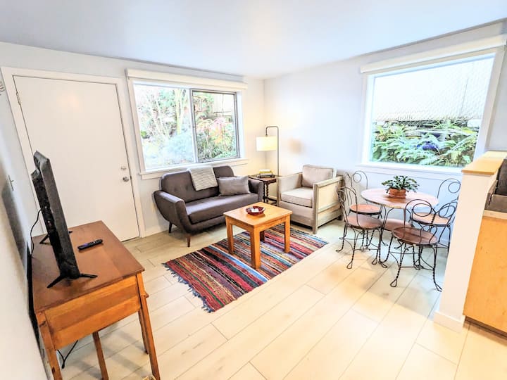 Charming, Fully-stocked & Newly Renovated 1br - Seattle, WA