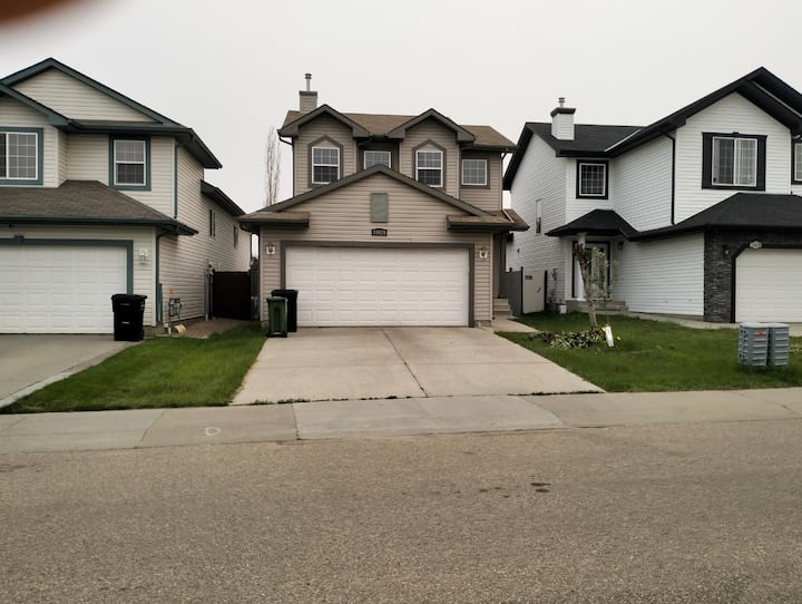 Vacation Home Of North Edmonton - Edmonton