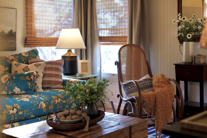 Serene And Stylish Lakeside Bungalow. What A Gem! - Clearlake, CA