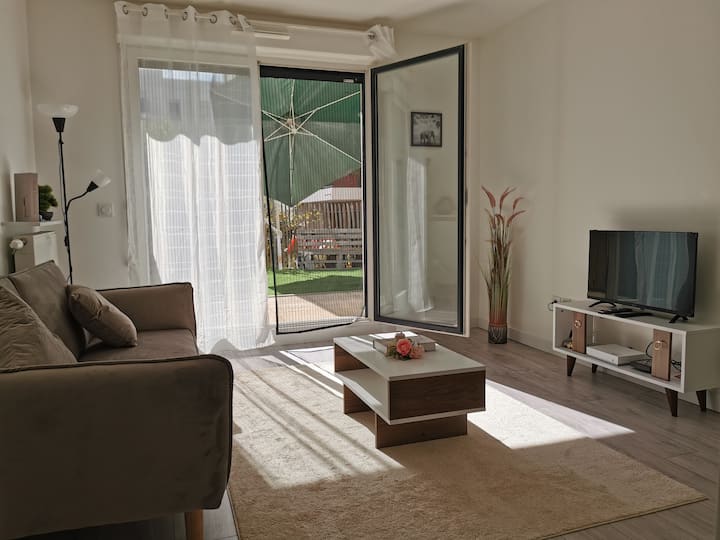 Joli Appartement +Jardin Privé - Cergy