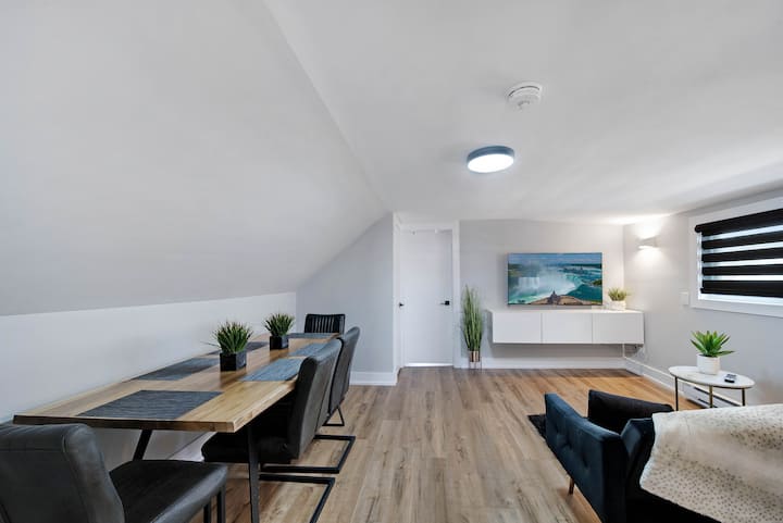 Modern 1 Bdrm|laundry|bbq|deck - Welland