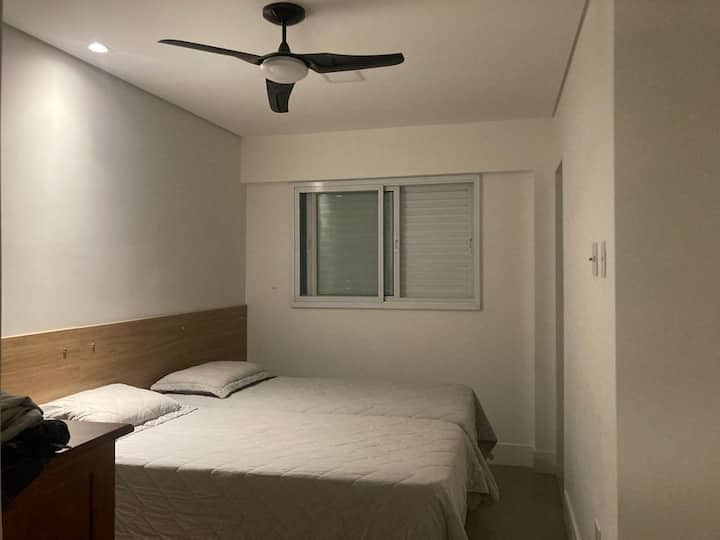 Apartamento Familiar Próximo à Feira De Artesanato - Praia Grande