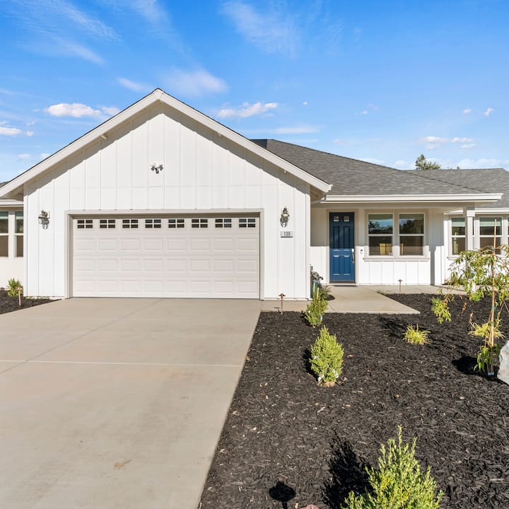 Brand New Murphys Home Short Walk To Main St. - Murphys, CA