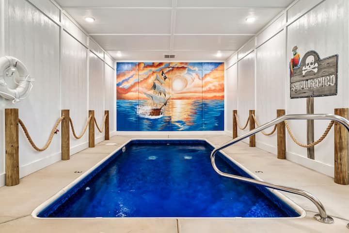 Heated Indoor Pool, Pirate Bunks, Hot Tub, Theater - Cabins for Rent in ...