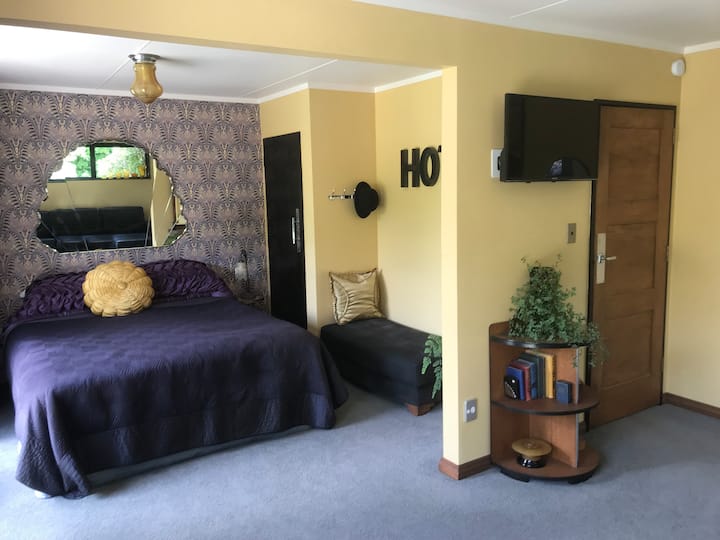 Turitea Valley Retreat - Palmerston North