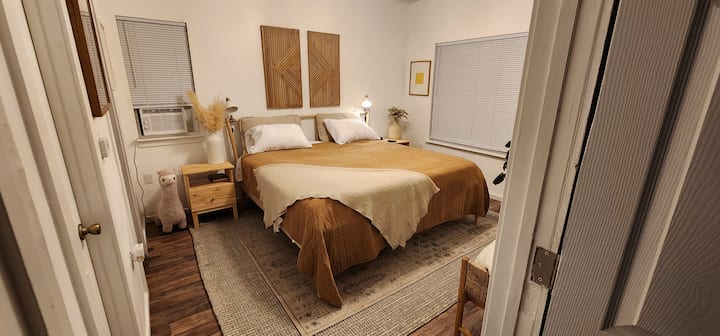 Central Cozy Private Room. Safe Location! - Albuquerque, NM