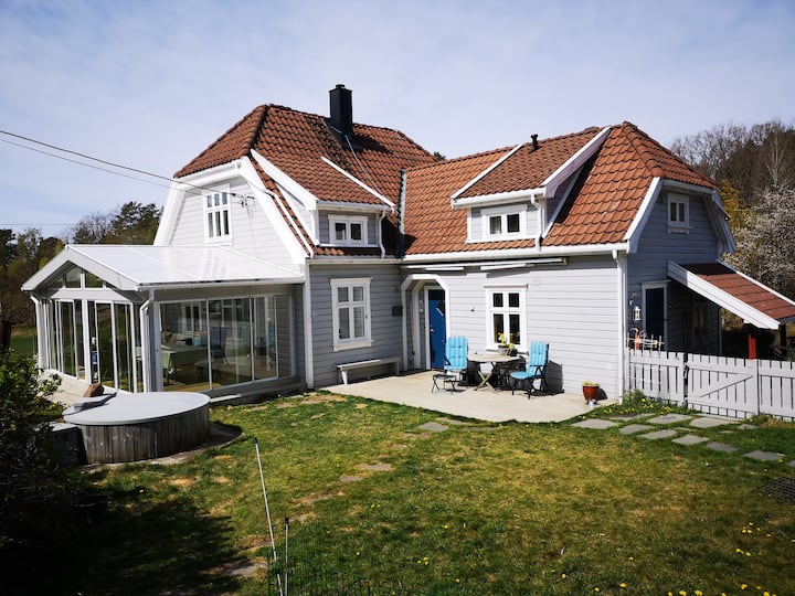 Koselig, Landlig Hus Nær Havet Ved Fint Turområde. - Fevik Nedre