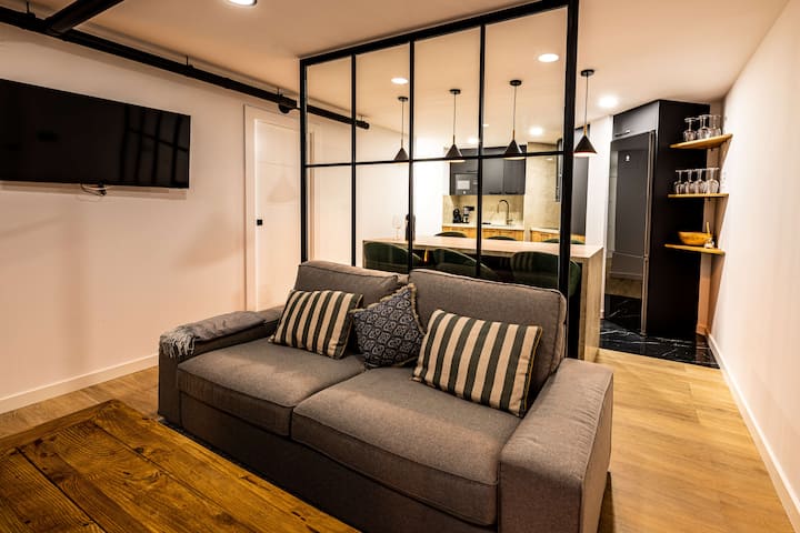 Luxury Refurnished Apartment Private Parking - Sierra Nevada
