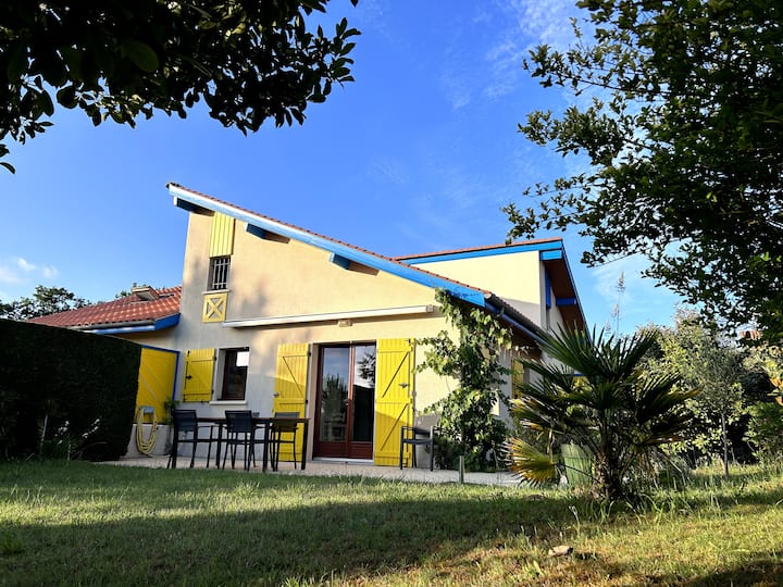 Jolie Maison De Vacances Avec Terrasse Et Jardin - Lit-et-Mixe