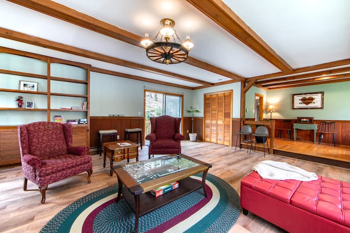 Basecamp Frederick Lodge - Forest Retreat - Frederick, MD