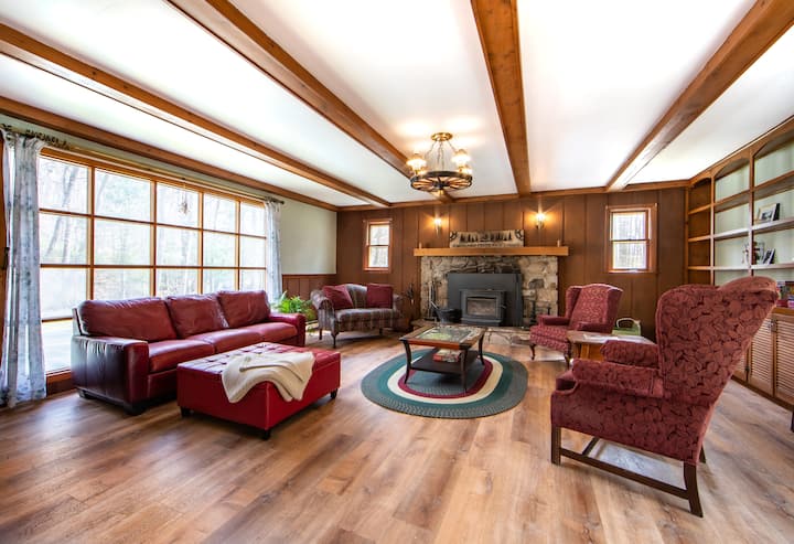Basecamp Frederick Lodge - Forest Retreat - Frederick, MD