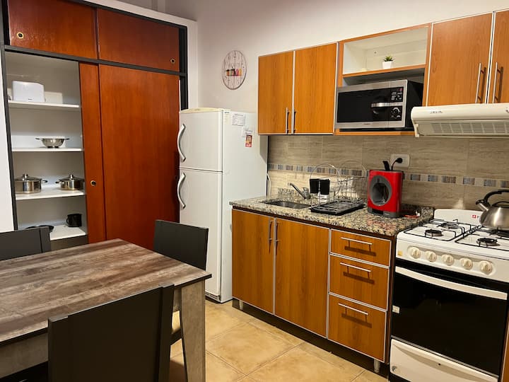 Apartamento Duplex Completo Con Balcón Y Cochera - Bella Vista