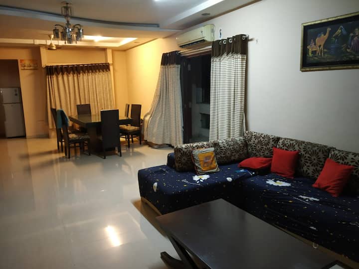 Spacious Private Room In Alkapuri, Vadodara - Vadodara