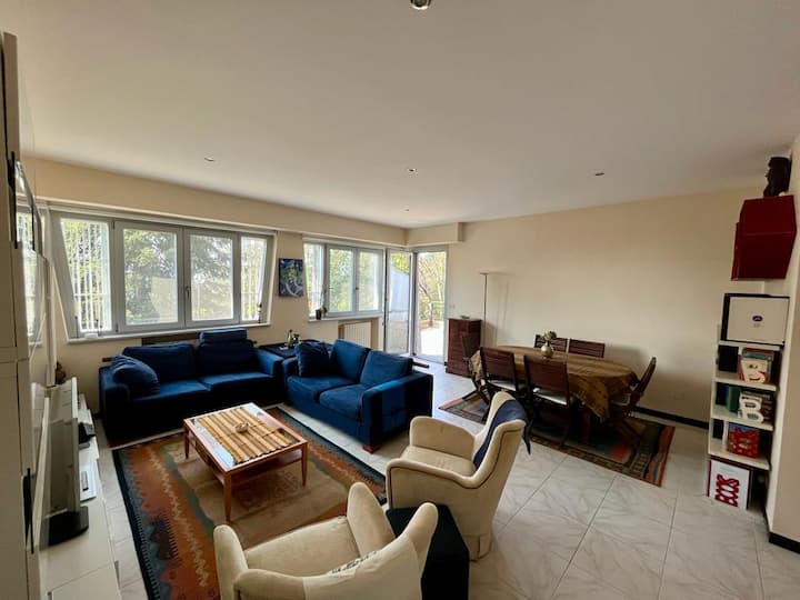 Appartamento In Villa Collinare - Turin