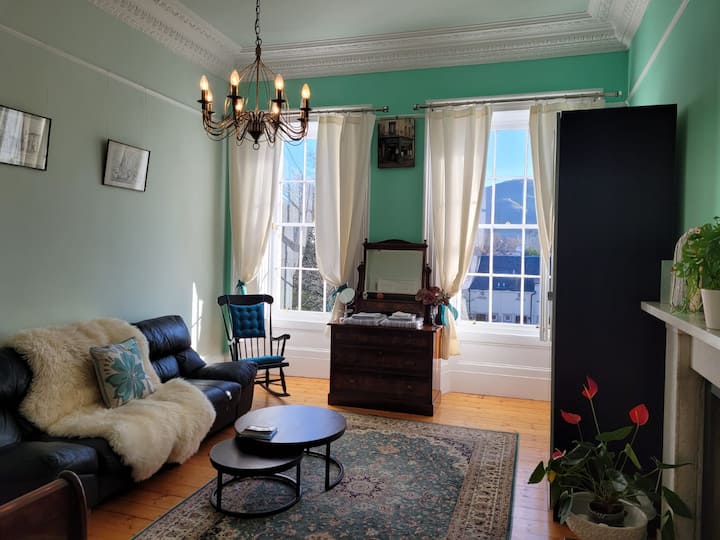 Rare Old Town Georgian Beautiful Airfilled Escape - Edinburgh, UK