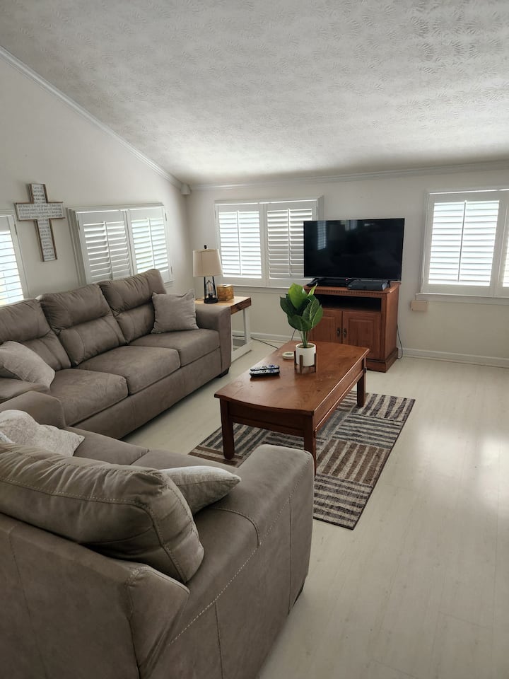 St. Philomena Guest Apartment - Spring Valley Beach, Blountsville