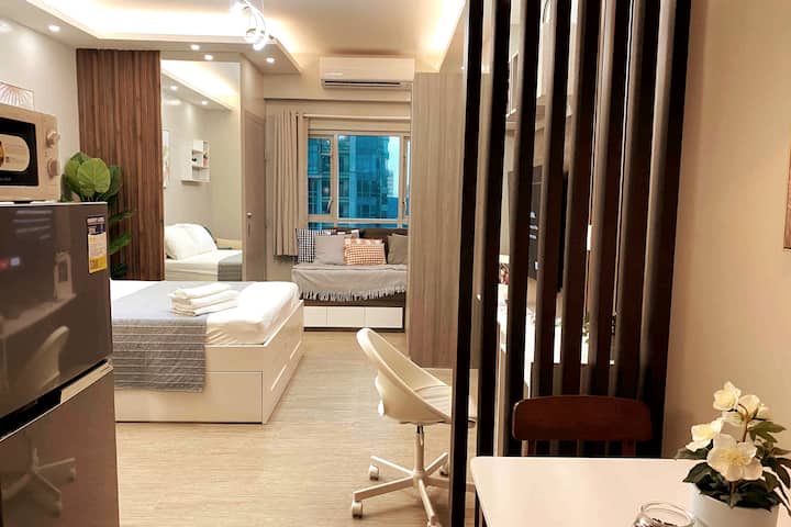 Tommi’s Place Along L.p. Leviste (Makati Cbd) - Philippines