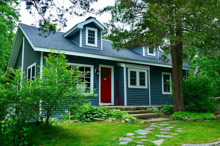 Searose Cottage, Sleeps 10, Cape Neddick Me - Ogunquit, ME