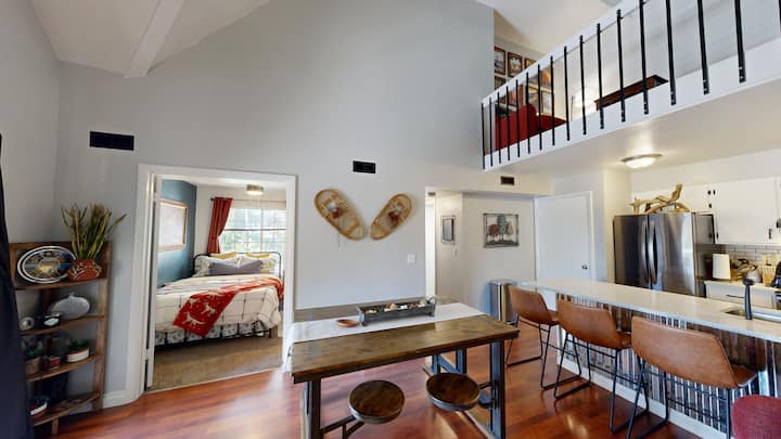 Cabin Themed Condo Near Ski-areas & City Centers - Cottonwood Heights, UT