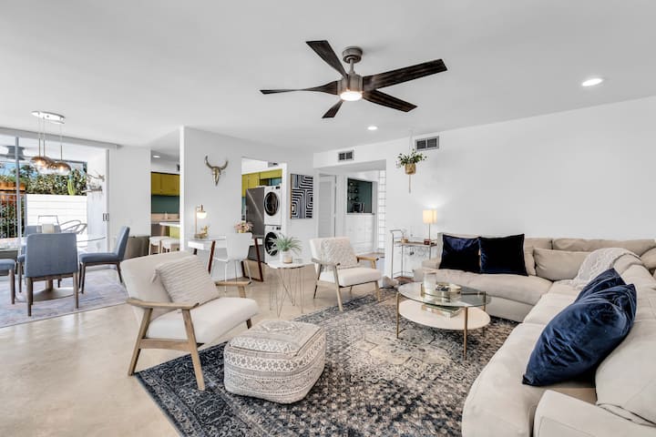 Mid-century Modern Oasis - Palm Desert, CA