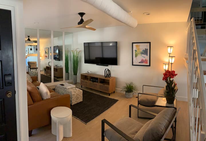 Trendy Scottsdale Townhouse W/ Patio

I - Scottsdale, AZ