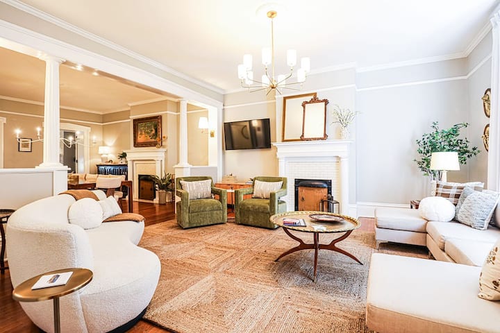 Jewel On Jones - A Southern, Savannah Mansion - Savannah, GA