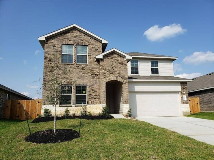 Fully Furnished Family Paradise 2 - Elm Lake, TX