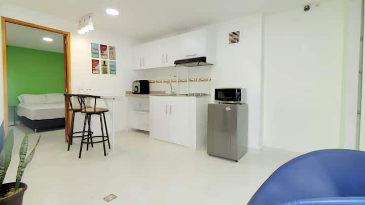 Studio Apartment- Private Bathroom- 1 Room- Wi-fi - コロンビー メデジン