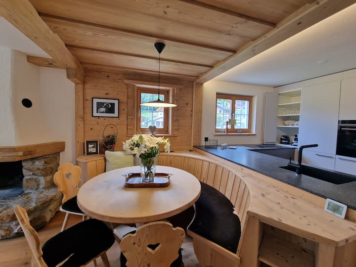3.5-zimmer Alpen-chic Wohnung Mit Panoramasicht - Klosters-Serneus