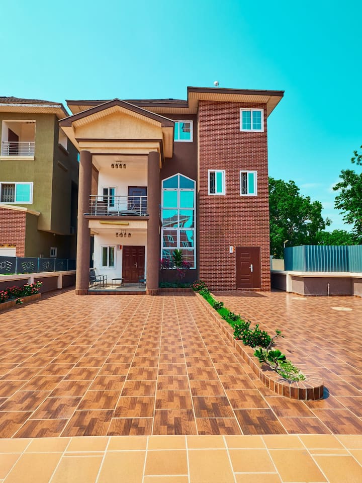Modern 2br W/ Pool | Quiet Estate Near Osu - Accra
