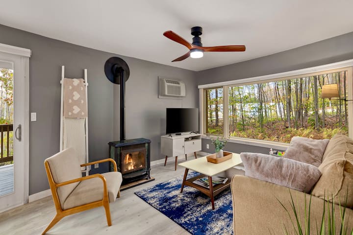 Stoweaway | Minutes From Slopes | Hottub/pool/gym - Stowe, VT
