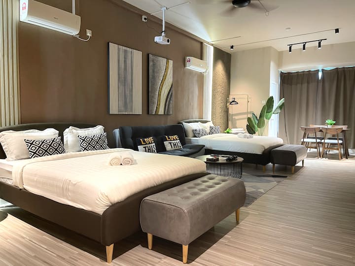 Cozy Milky Home @ Mount Austin Jb 5 Pax - Johor Bahru