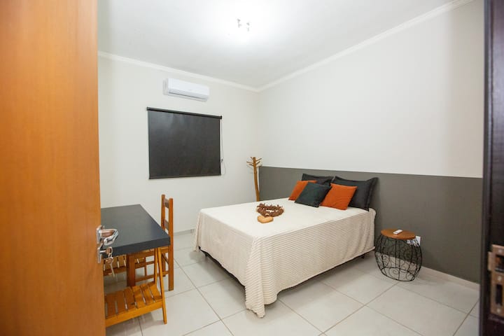 Ap 1/4 Próx. Ao Shopping E Hospital Amaral - Jaú