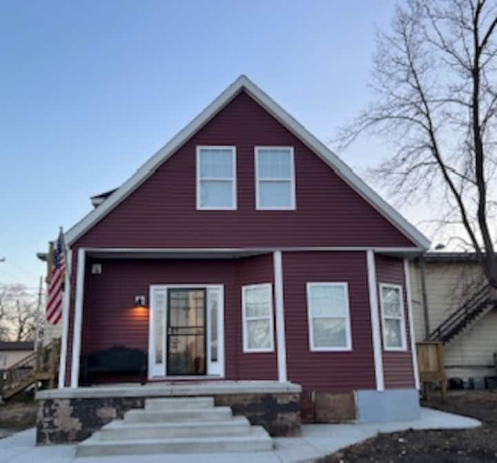 'The Red House Over Yonder' - Chatham, IL