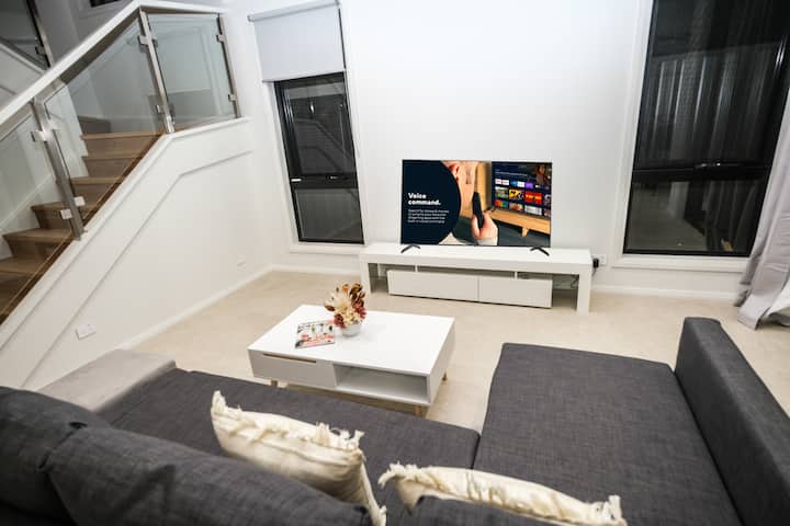Brand New 5 Bedroom House Close To Rouse Hill - Windsor, Australia