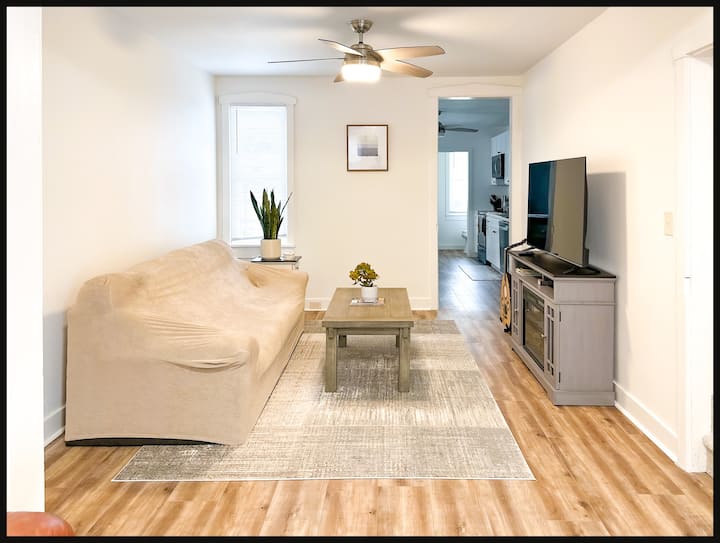 Bright & Cozy - Akron 5* Haven - Lititz, PA