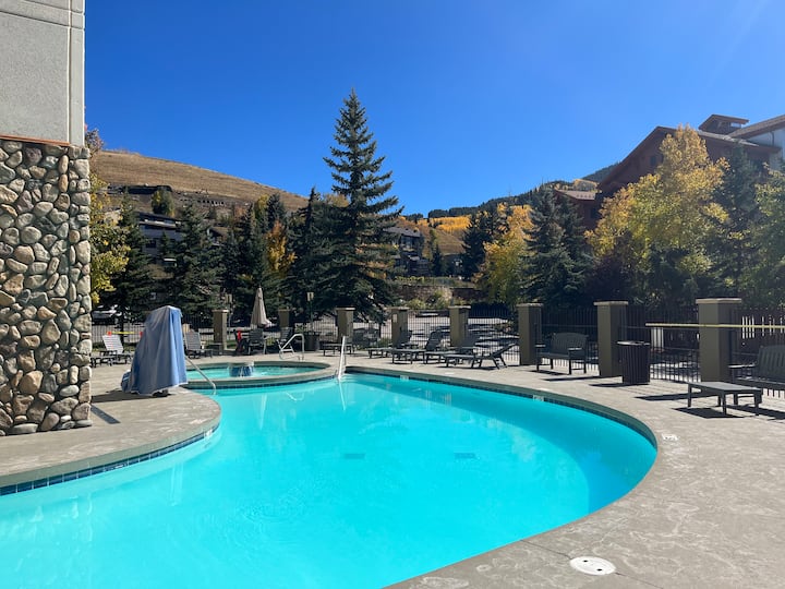 Base Area With King Bed, Outdoor Hot Tub + Pool - Emerald Lake, Crested Butte