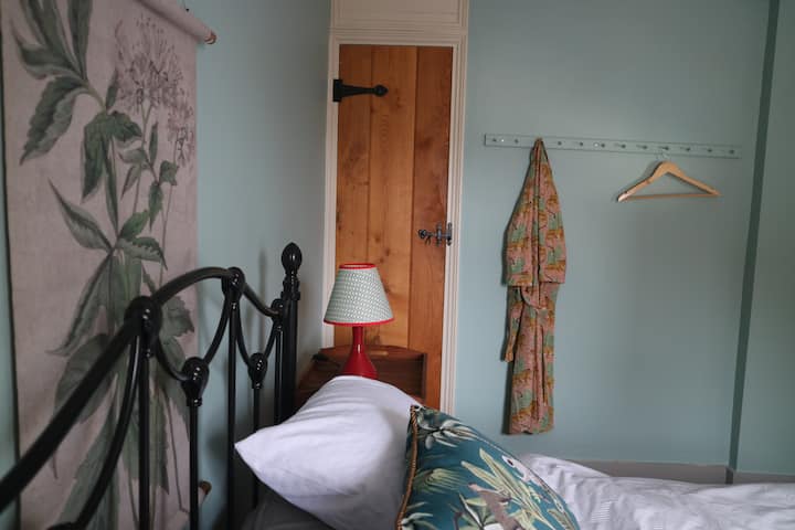 Rustic Charm In Deal - 迪爾