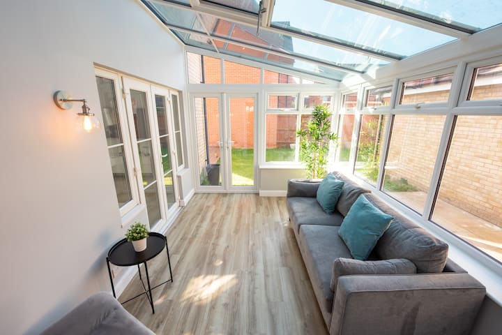 Quiet Location-fast Wifi -King Beds - Pet Friendly - Colchester Zoo