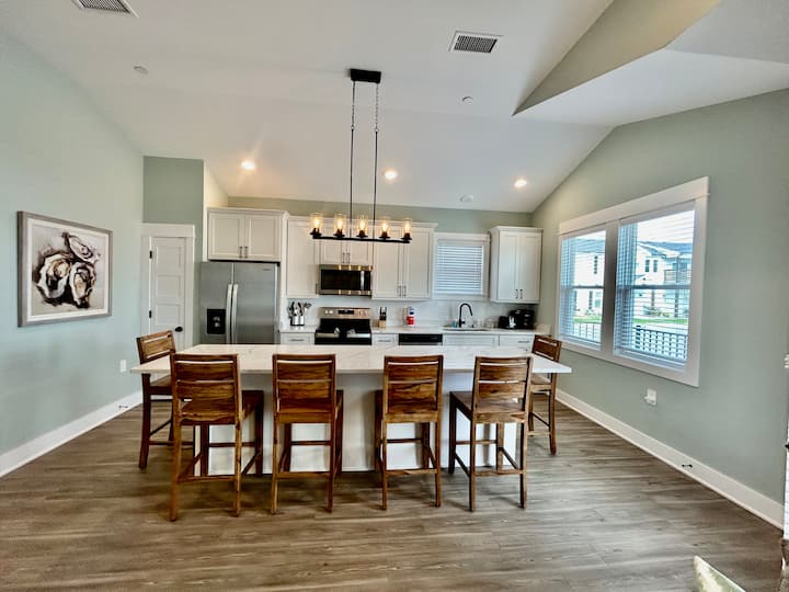 Oyster & Pearl Beautiful New Single Level Condo - Corolla, NC