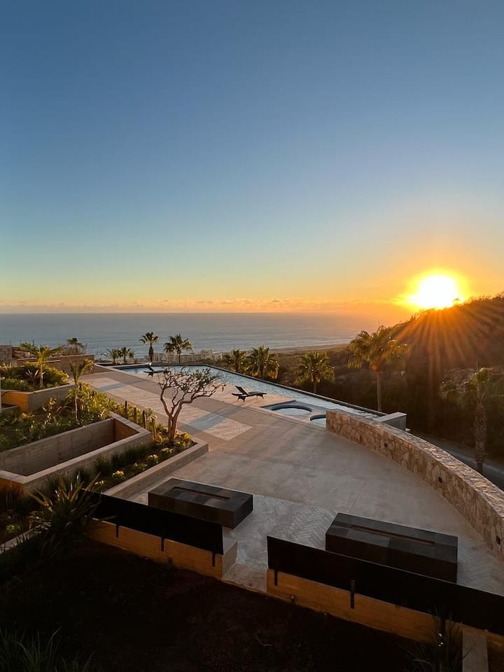New, Gorgeous, 3br, Ocean View Condo 7 Min To Town - Cabo San Lucas