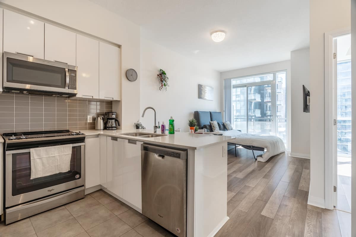 Canada Apartment Vacation Rentals | Airbnb