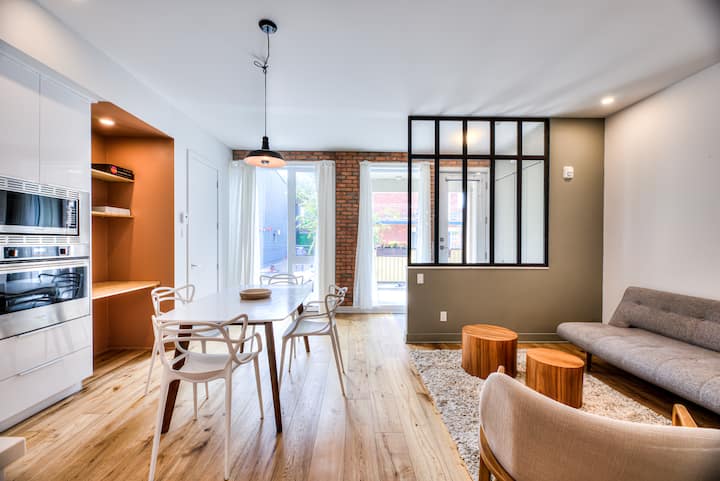 Superbe Condo Sur Deux Niveaux Avec Entrée Privée - モントリオール